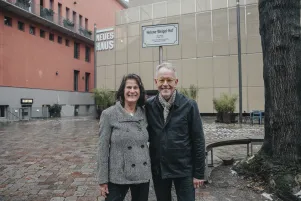 Innenhof wird zum Helene-Weigel-Hof | berliner-ensemble